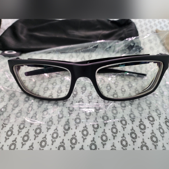Oakley | Accessories | Oakley Currency Model Ox826 Stylish Black ...